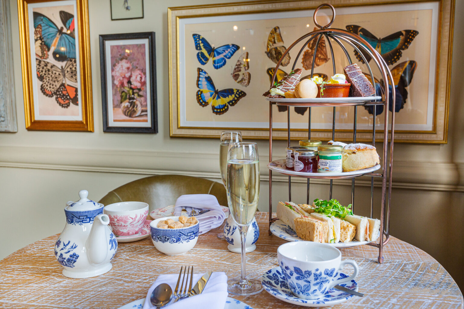 Food and Drinks - Wherry Hotel, Oulton Broad